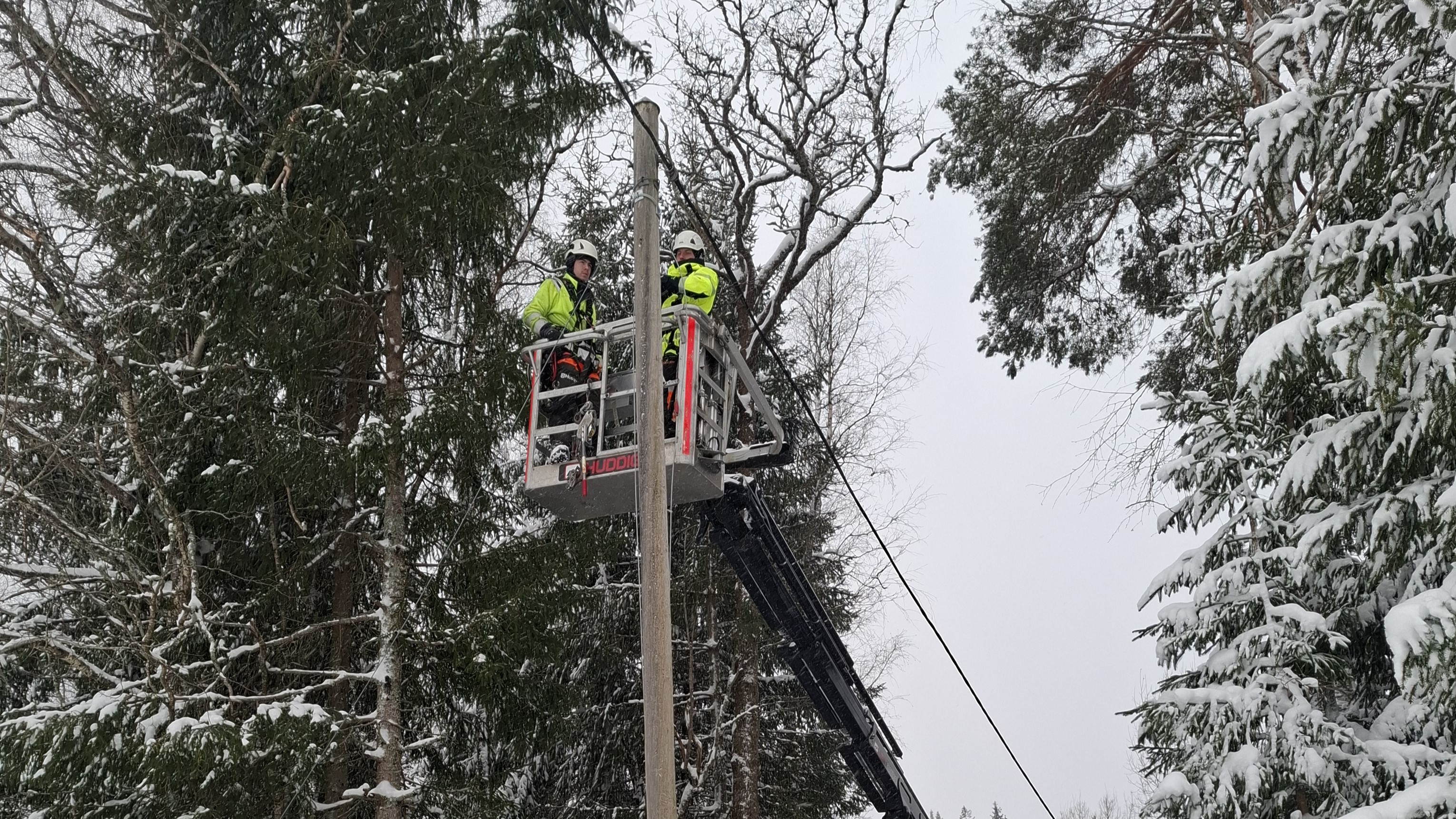 tekniker i fält stormen johannes anna - Vattenfall Eldistribution AB