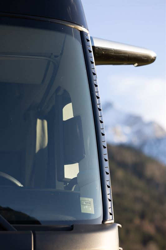 Volvo FH Cab airflow stabilizer - Volvo Trucks